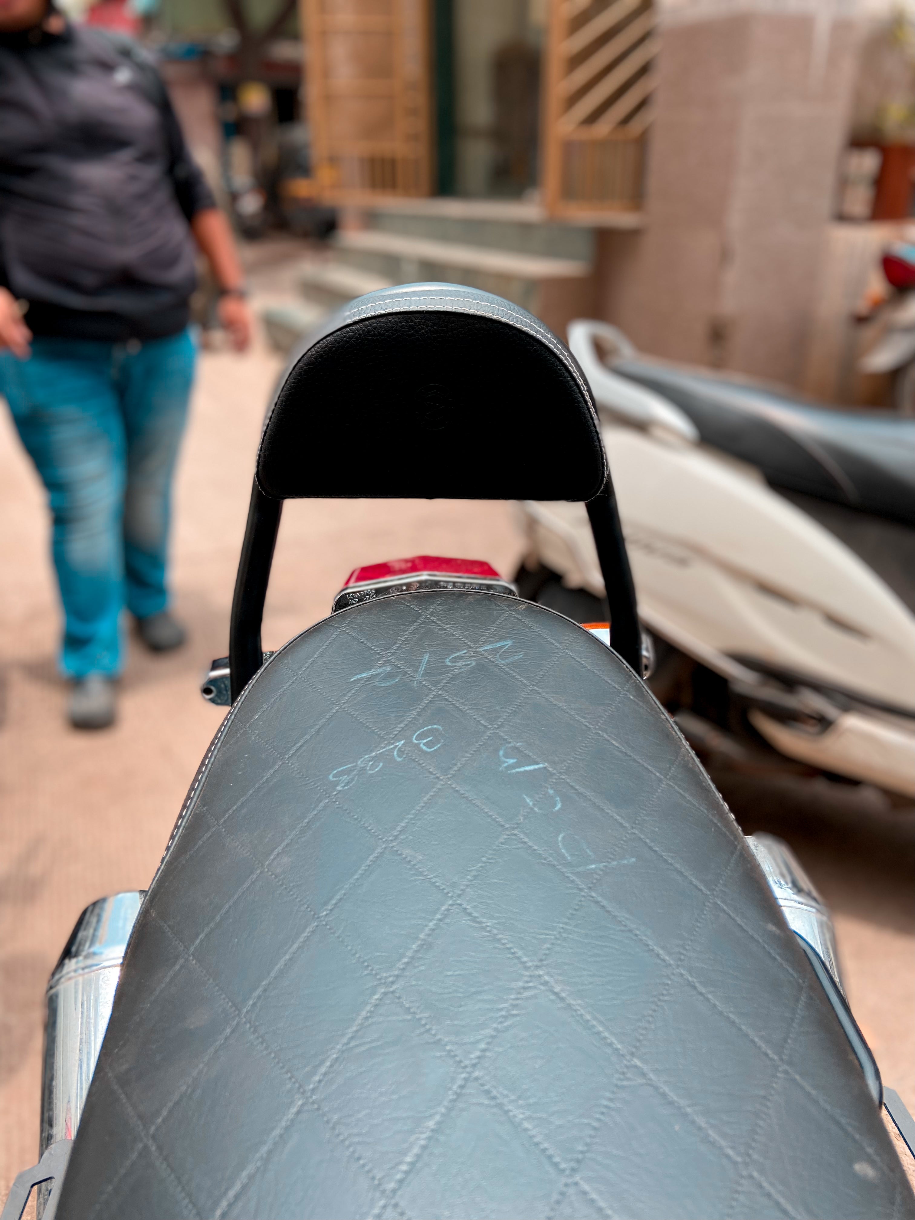 Black Backrest With Cushion Compatible For Royal Enfield Interceptor 6 ...